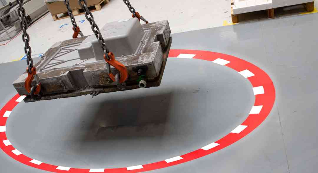 LED floor marking system for EOT crane | ALIS Tech Ltd.